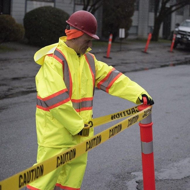 T-top delineator High-visibility orange retroreflective road post, 47 ...